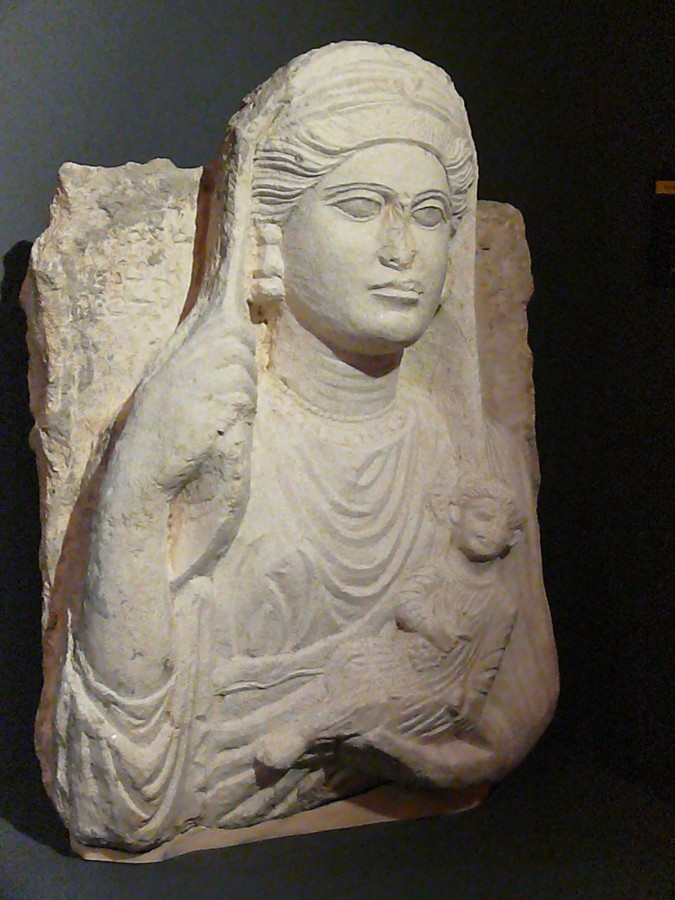 „Gott weiblich“ – St. Stephan Würzburg